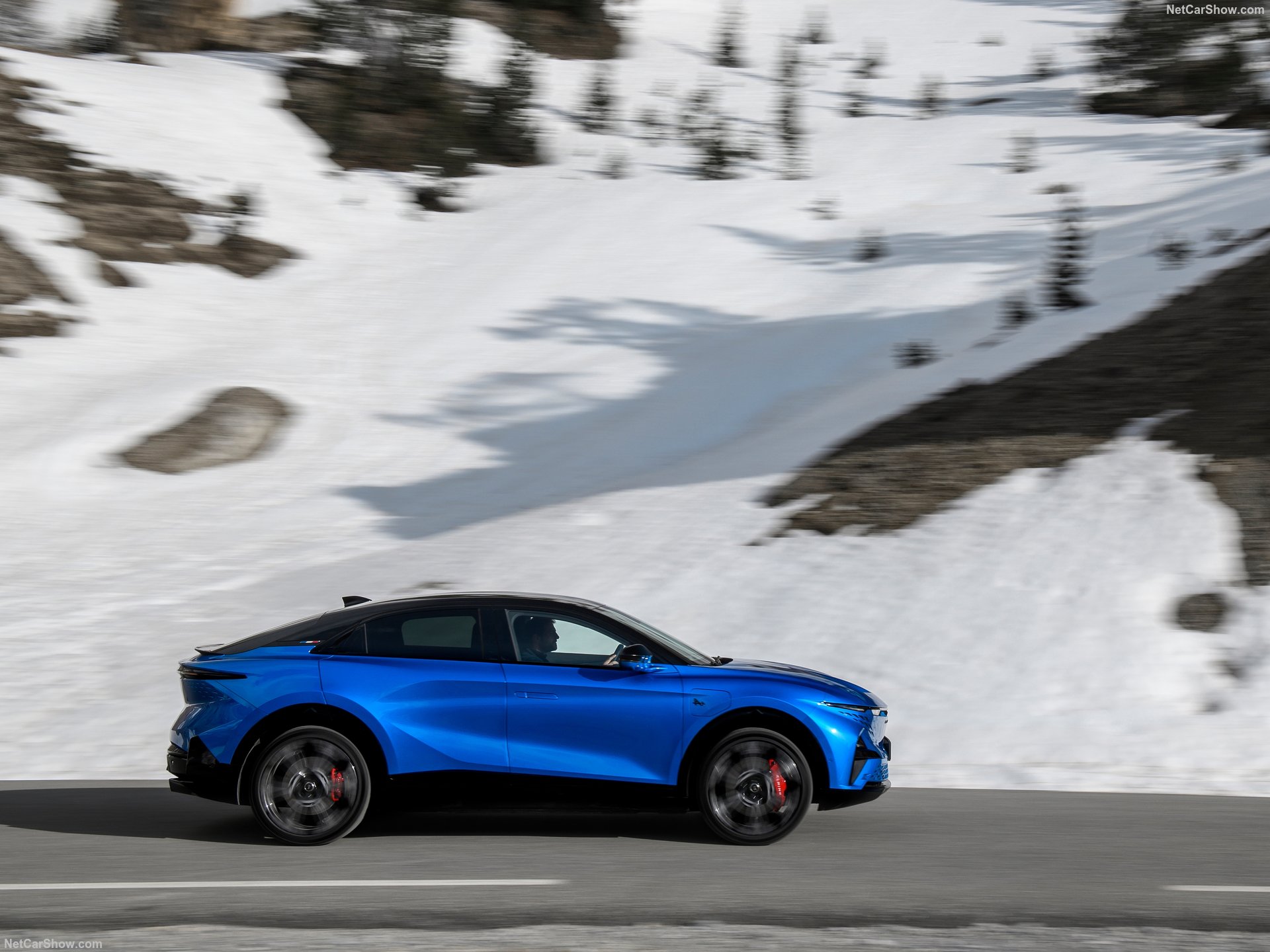 Alpine A390: caratteristiche, motori, batteria, autonomia, prezzo ...