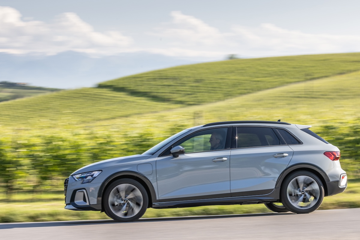 Audi A3: Allstreet, la prova dell'ibrida plug-in, autonomia e prezzi ...
