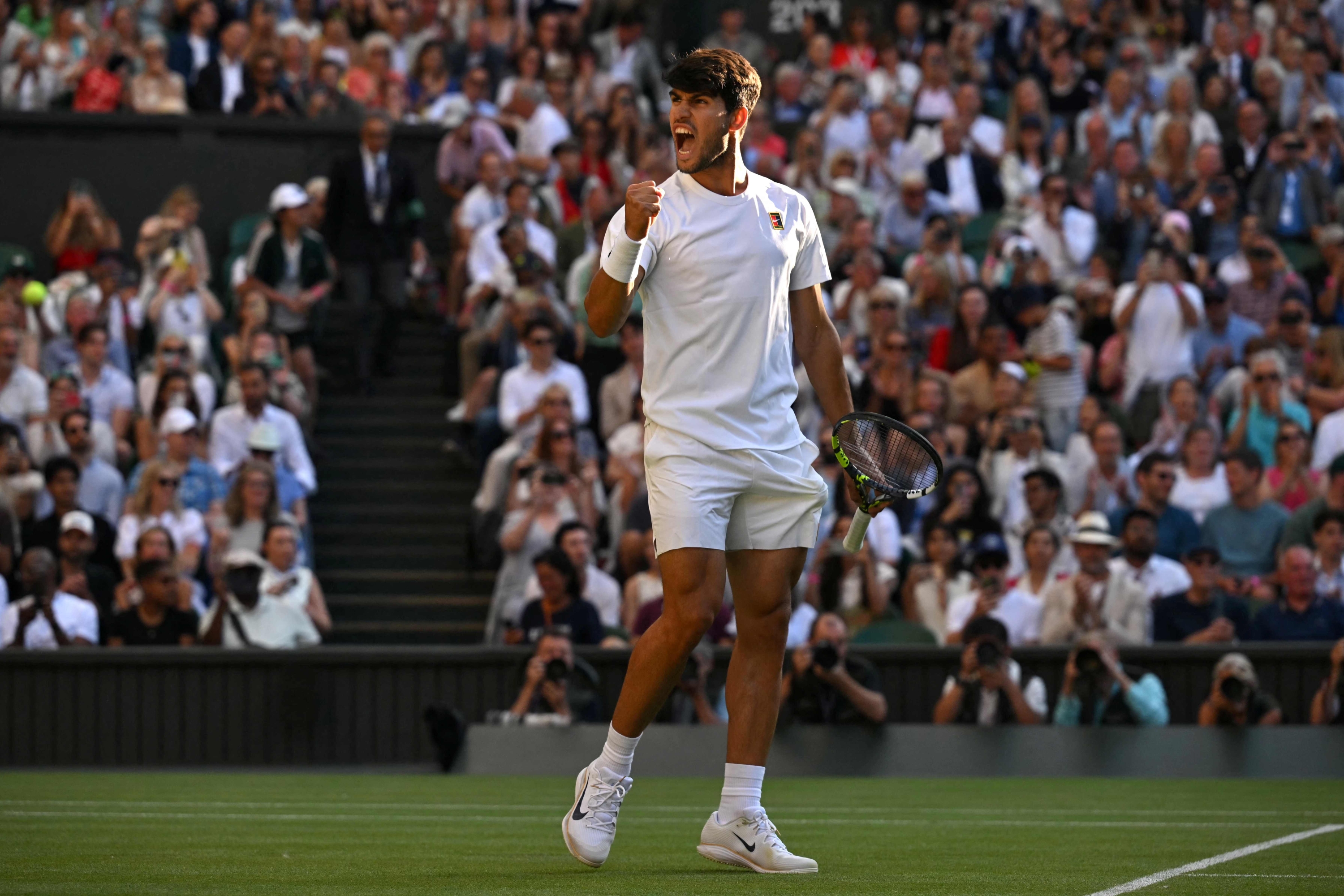 Alcaraz travolge Norrie e vola in semifinale: 6-2 6-3 6-3 in un'ora e ...