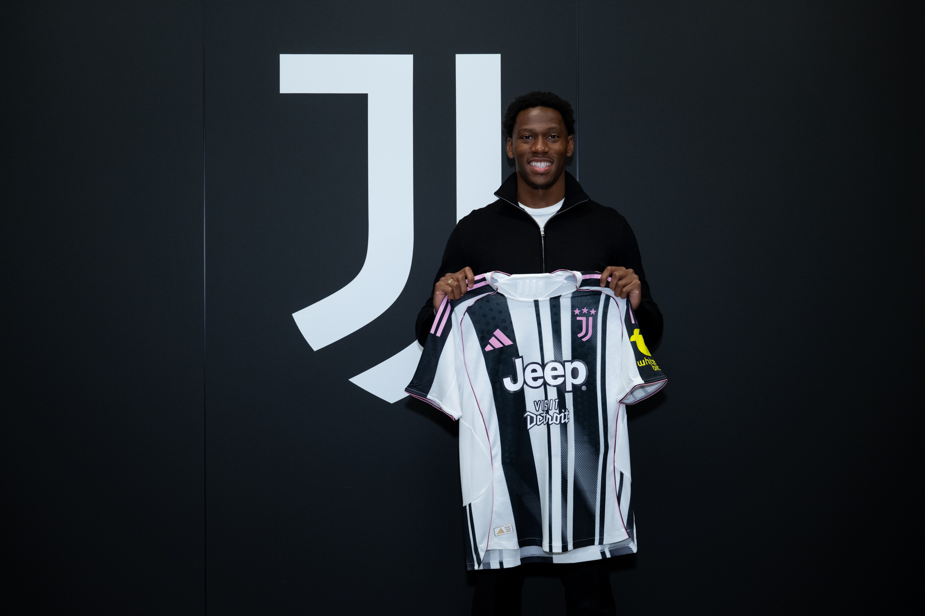 Jonathan David al fantacalcio: quotazione e statistiche dell'attaccante ...