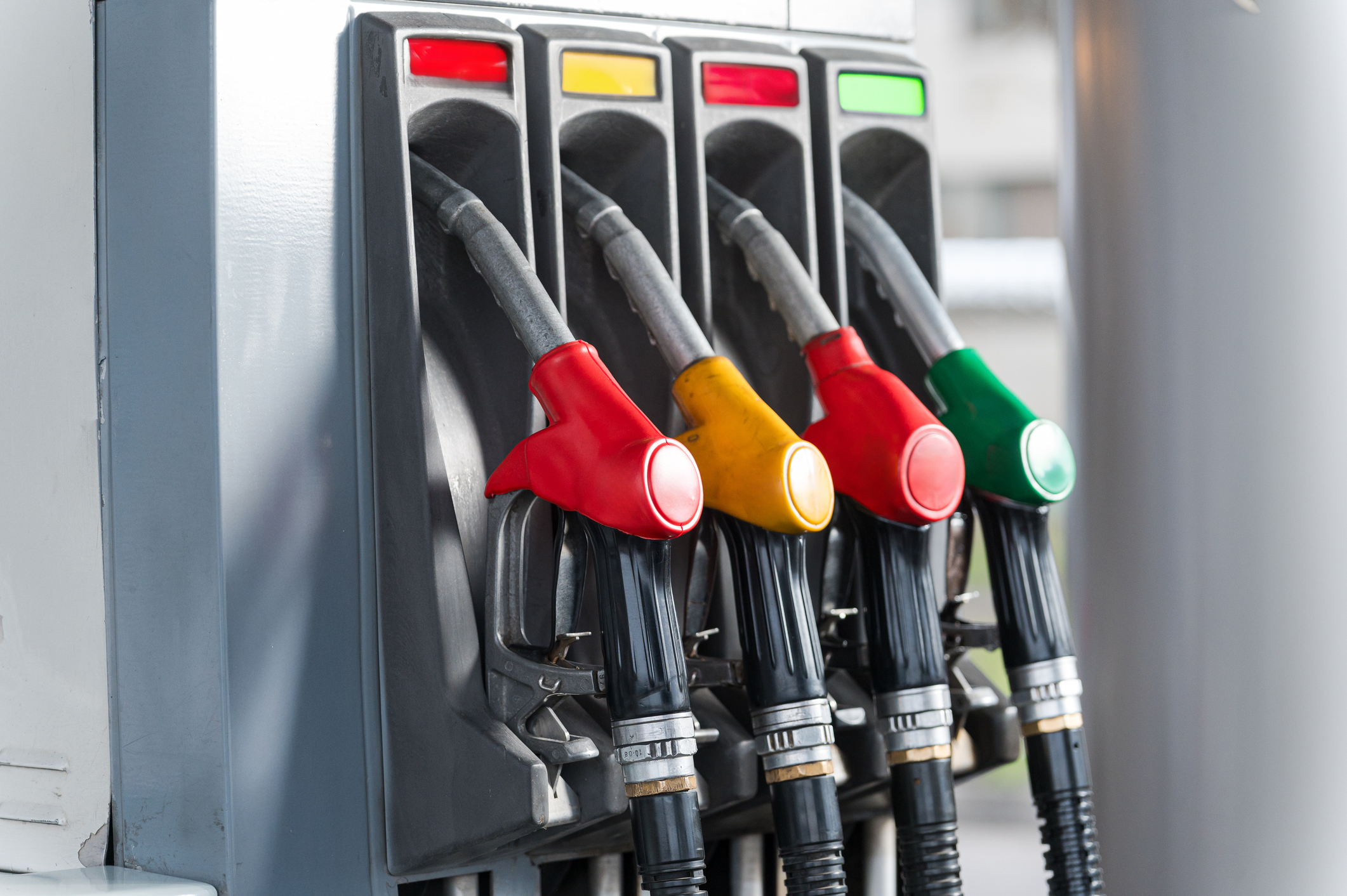 Prezzi benzina e diesel: aumenti 2026, le nuove accise | Gazzetta.it