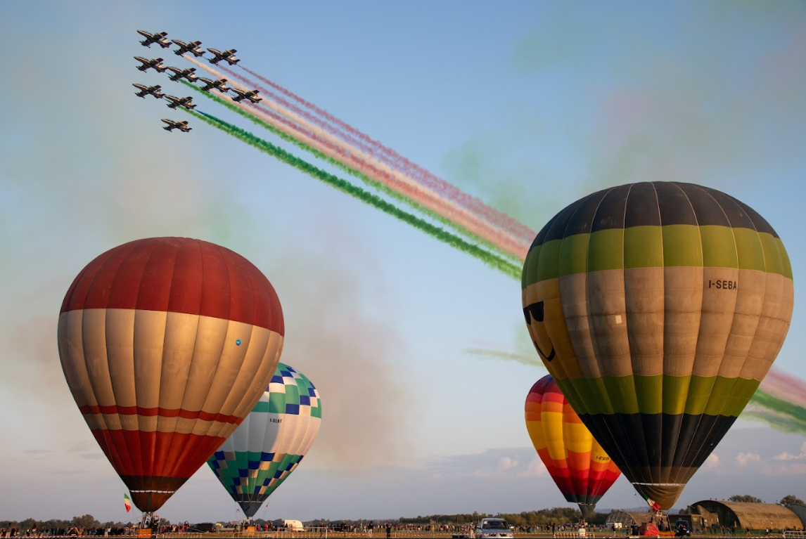 Aeronautica militare Balloon Cup: la gara di mongolfiere nei cieli di ...