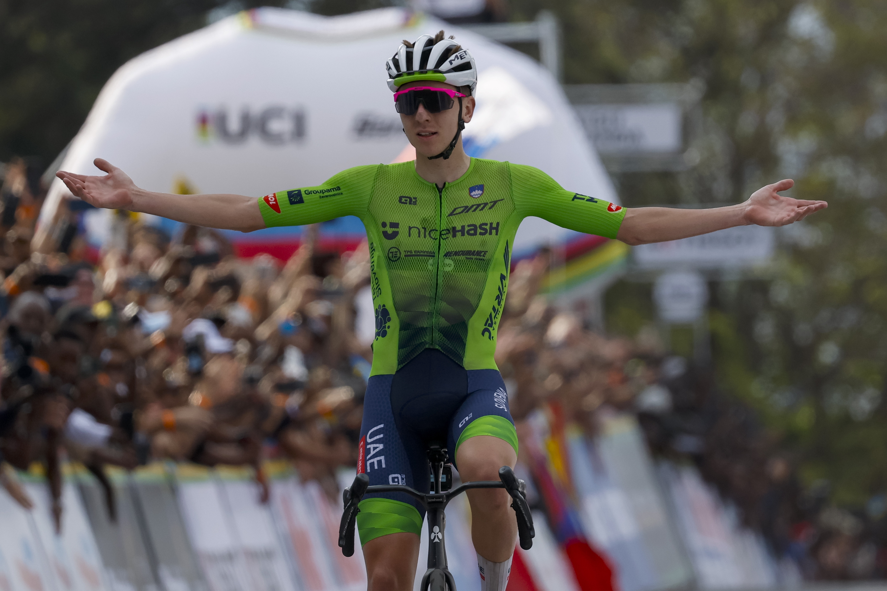 Mondiali ciclismo, Pogacar-bis: è campione dopo una fuga di oltre 100km! Dietro Evenepoel ...