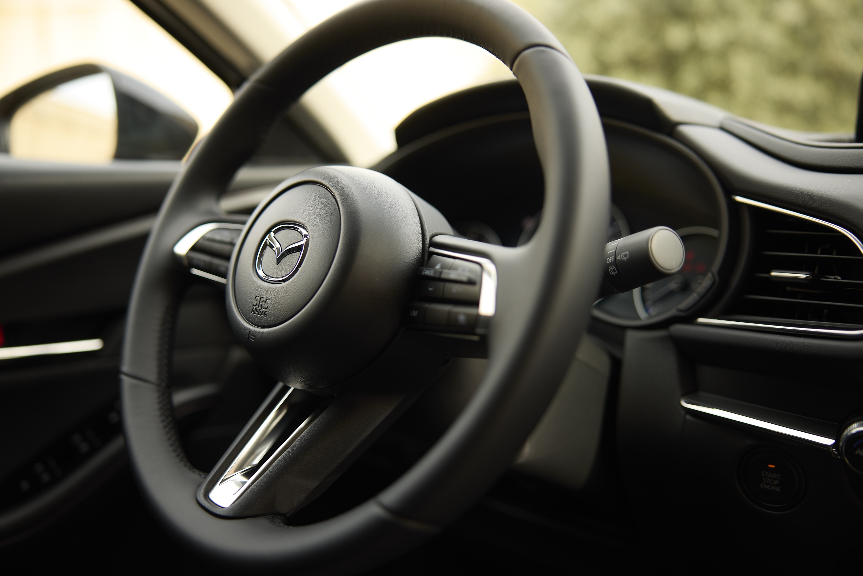 Mazda CX-30: consumi veri in viaggio. Pregi, difetti, prezzo, scheda tecnica | Gazzetta.it