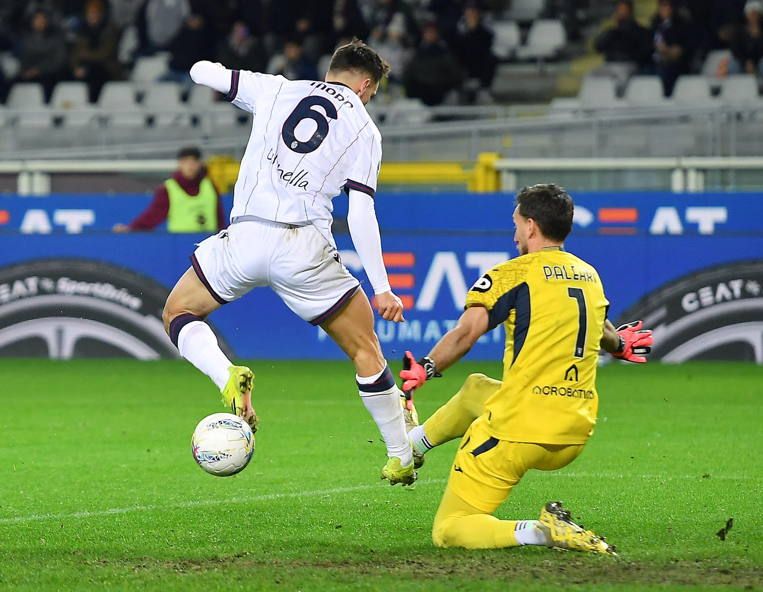 Torino-Bologna 1-2: autogol e gol di Vlasic, gol di Castro | Gazzetta.it